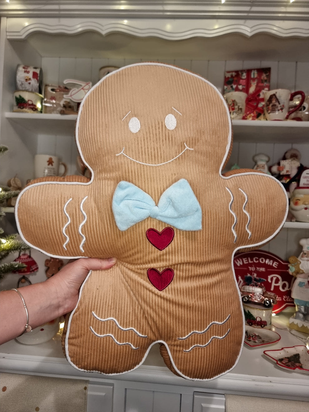 Gingerbread Man Cushion – The Christmas Shoppe